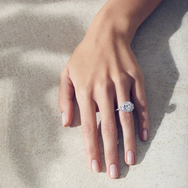 Your Guide to Striking and Simple Engagement Rings