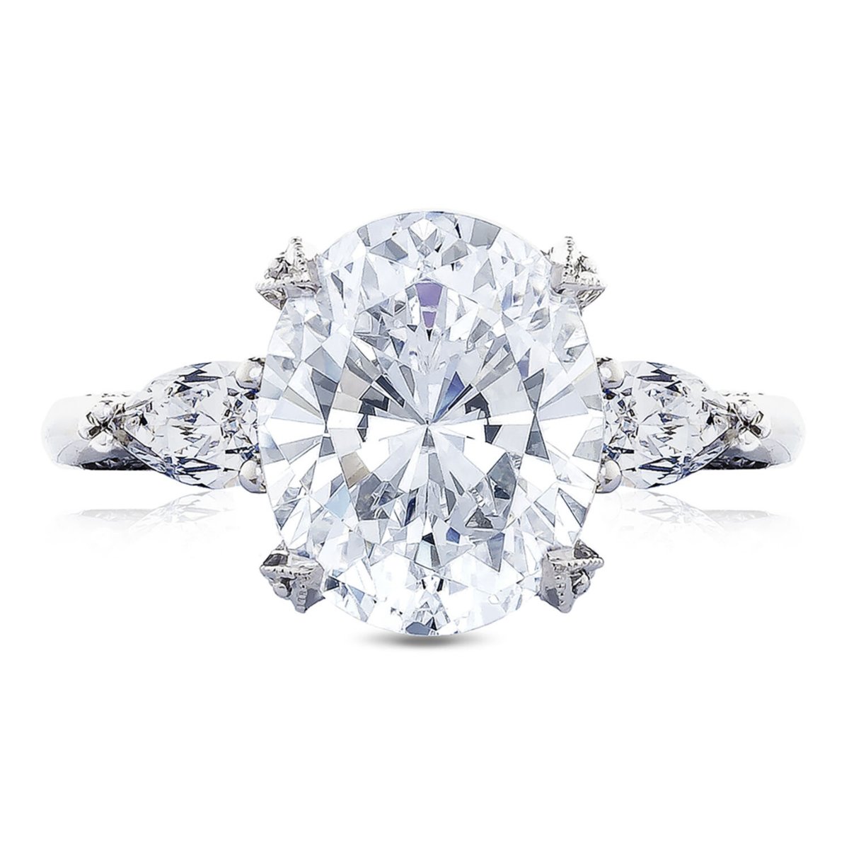 Oval-Cut Diamond: What to Look for in Oval Shaped Diamonds